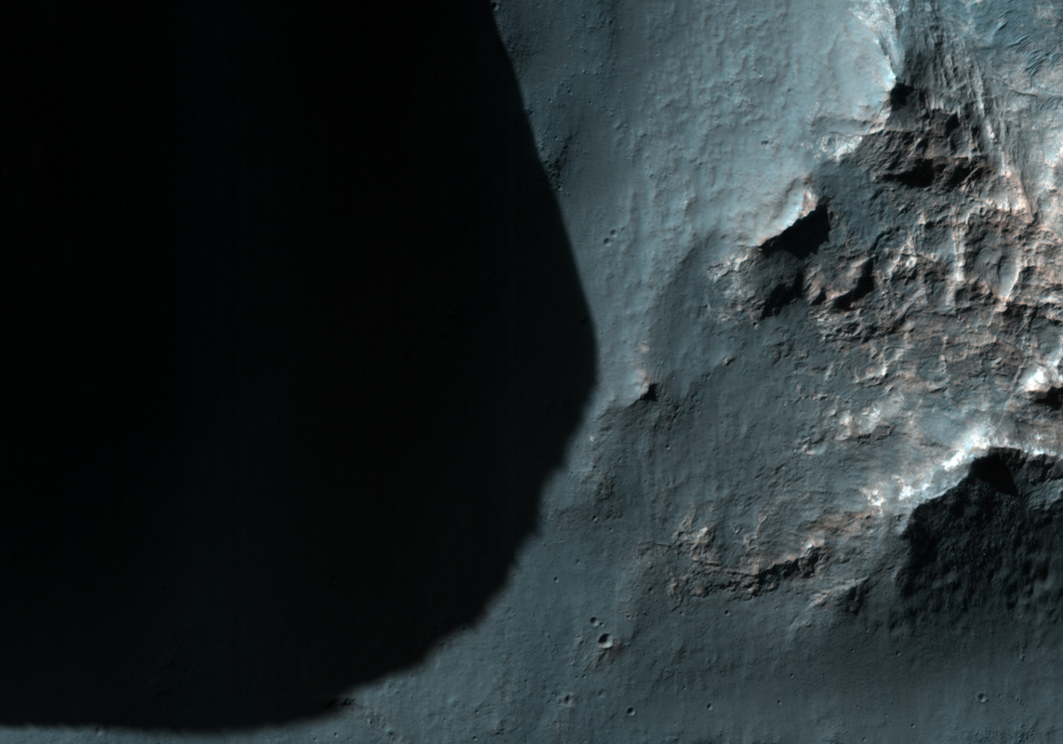 Long Shadows at Ariadnes Colles | Mars From Space